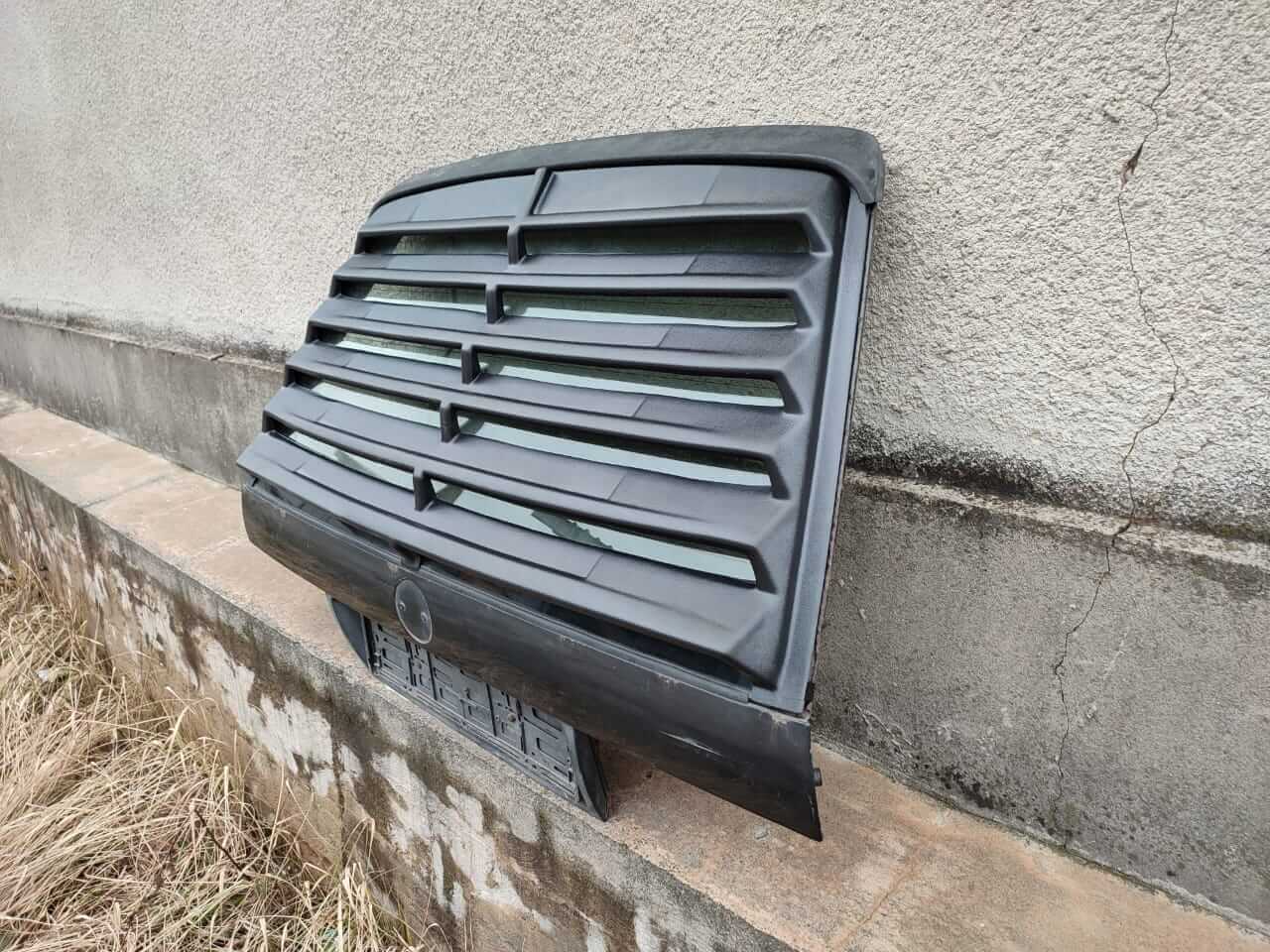 BMW E30 Touring Rear Window Louver Visor Blinds abs-plastic