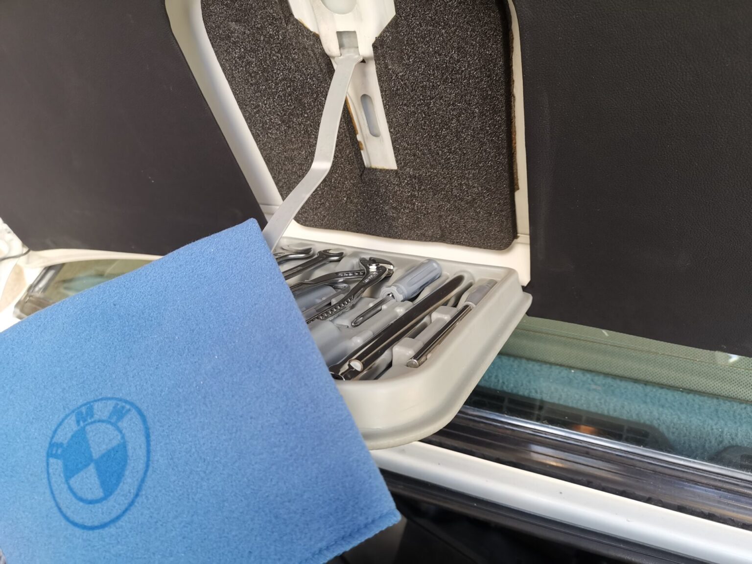 BMW Toolkit Polishing Cloth | MY Classic Parts | BMW Custom Accessories